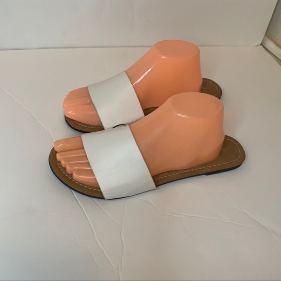 Charles Albert | Shoes | Nwt Charles Albert White Flat Sandals | Poshmark